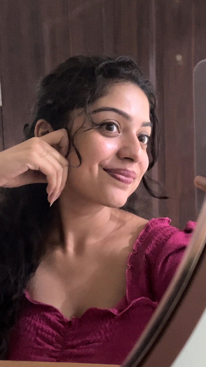 Actor Kayal Devaraj on Twitter: "Beautiful #VarshaBollamma"