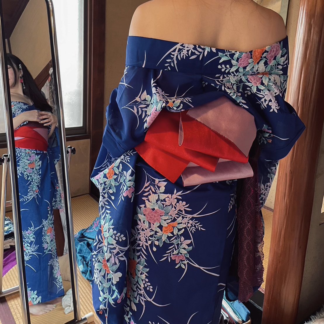 りんごみつき🍎 ringo_mitsuki on Twitter: "セミナーの時の写真を衣装担当のしょこさんが送ってくれた すごく華やかで素敵なお着物を着せてもらって嬉しかった〜！素敵な衣装 ...