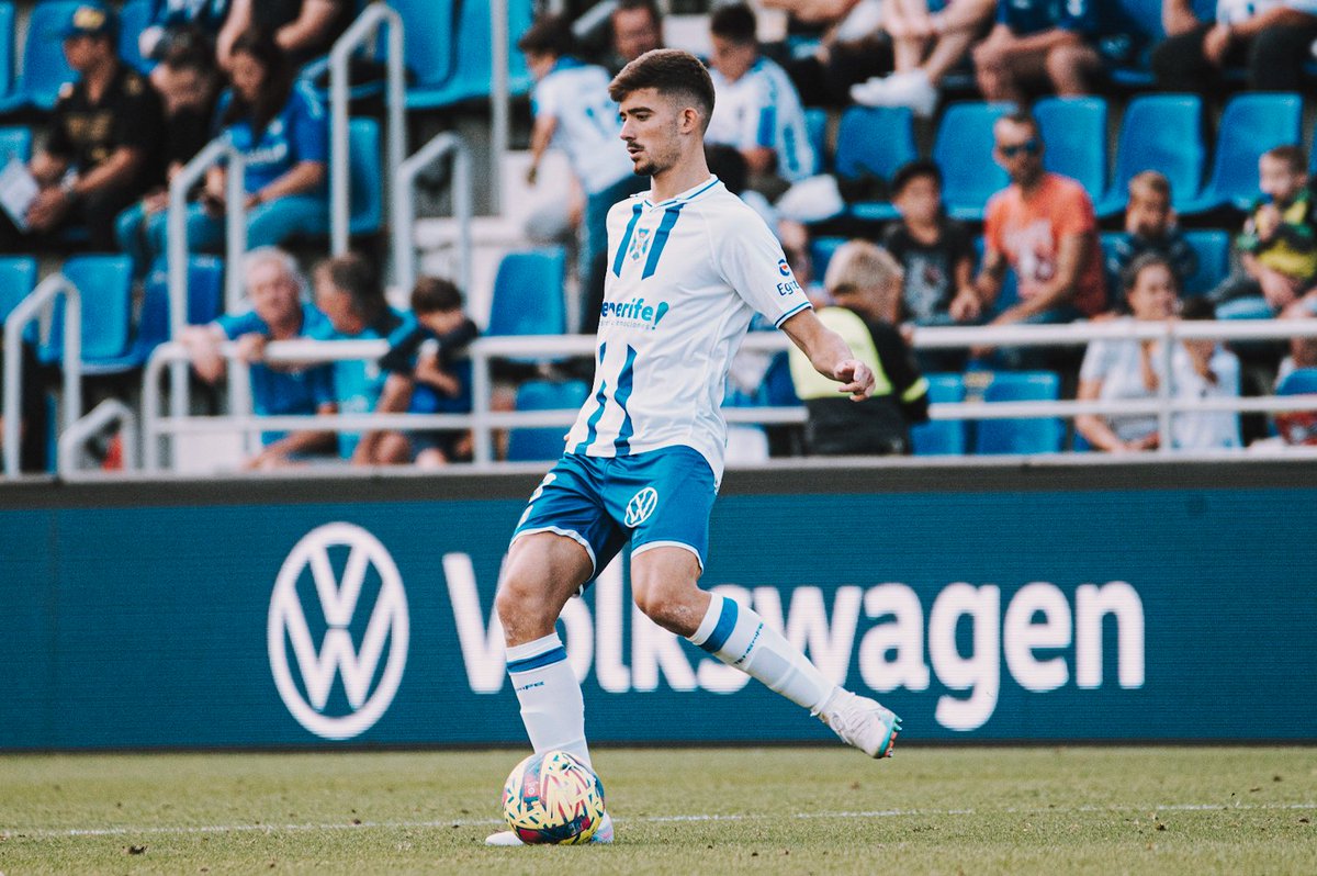 Stadium Tenerife 🏴󠁧󠁢󠁳󠁣󠁴󠁿 on Twitter: "🛒⚽️ MERCADO | 𝗞𝗶𝗸𝗲 𝗦𝗮𝗹𝗮𝘀, 𝗮 𝗹𝗮 𝗲𝘀𝗽𝗲𝗿𝗮 𝗱𝗲 𝗹𝗮 𝗼𝗽𝗰𝗶𝗼́𝗻 𝗱𝗲 ...