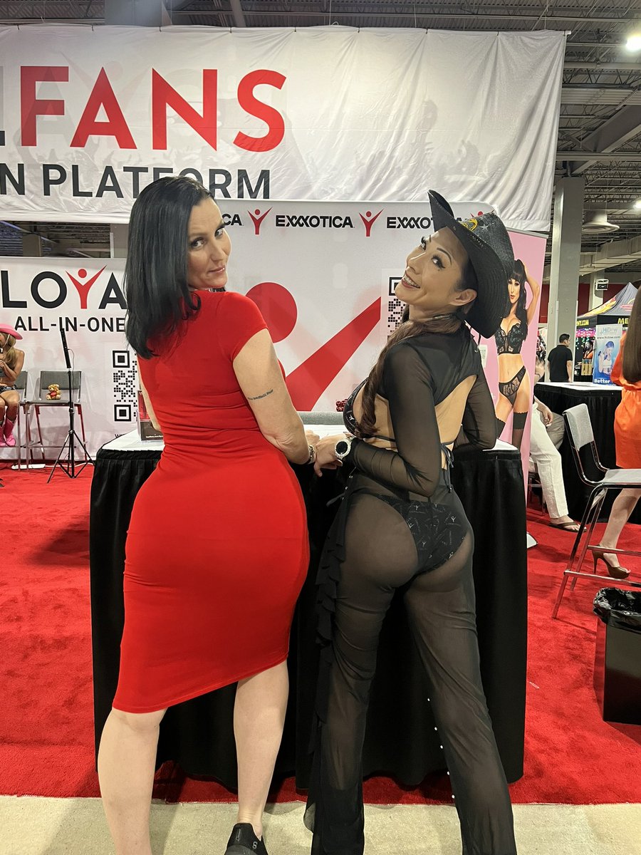 EXXXOTICA Expo on Twitter: " @themelodyjai and @NyssaNevers at the @realloyalfans booth!! 💖 Have ...