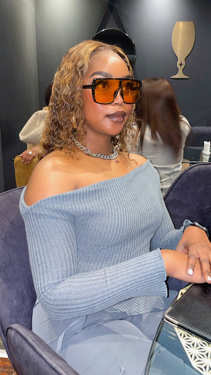 Keabetswe🌬 on Twitter: "By the thickness vested in me."