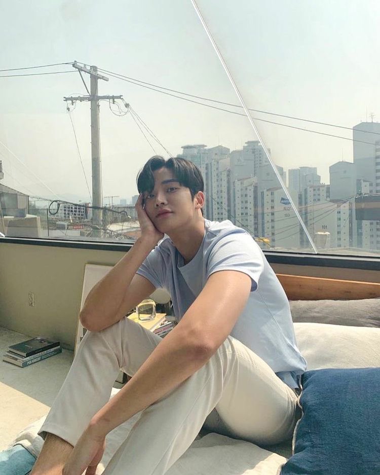 aloha🌈🐭💙 on Twitter: "おはようございます☀️ 로운시💙 今日も暑くなりそう💦 良い一日になりますように💞 #ロウン #로운 #ROWOON #SF9 #에스에프나인 ...