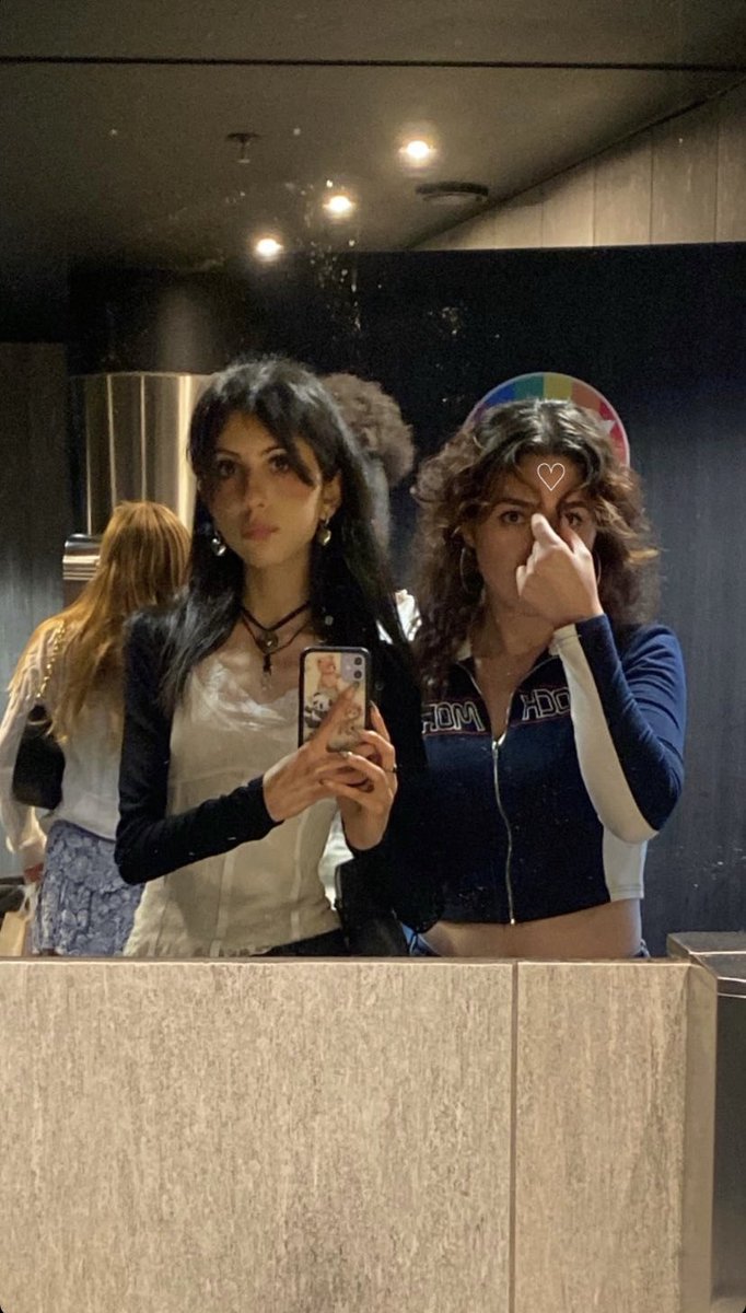 Anna ୨ৎ On Twitter Two Lesbians Who Became Besties On Stantwt Six