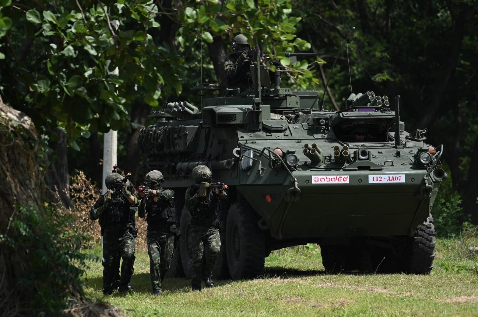 AAG_th on Twitter: "🇹🇭🇺🇸AAG_th บันทึกประจำวัน: กองพันจู่โจมรักษาพระองค์และยานเกราะล้อยาง ...