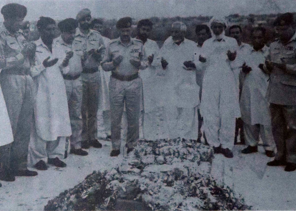 imran on Twitter: "Captain Muhammad Khalil Khattak Shaheed 15 SP (Medium) Regiment Artillery ...