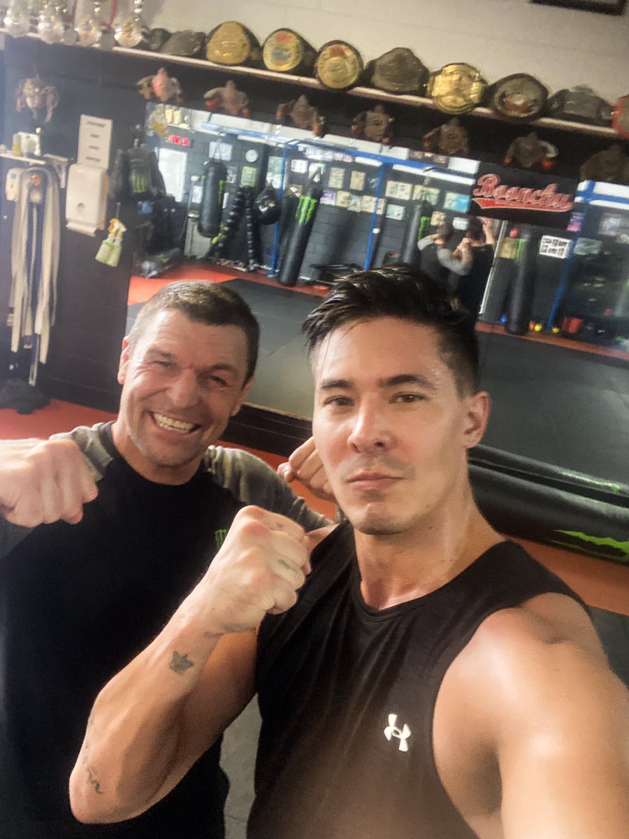 Lewis Tan on Twitter: "Training with Muay Thai legend John Wayne Parr. 149 fights with some of ...