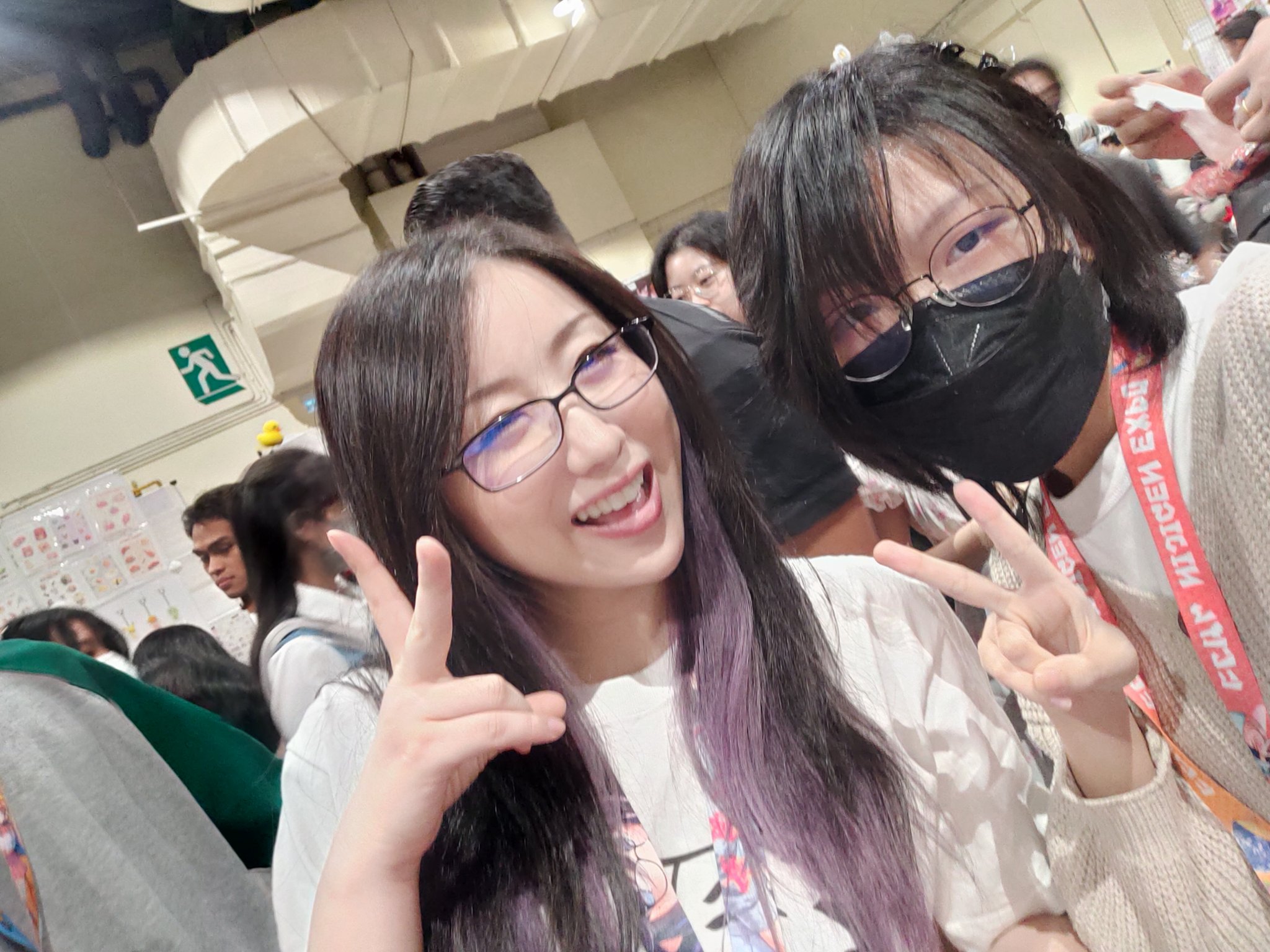 🎀miiru @ Nijigen A62 on Twitter: "Met KSON yesterday when she was visiting the artist alley and ...