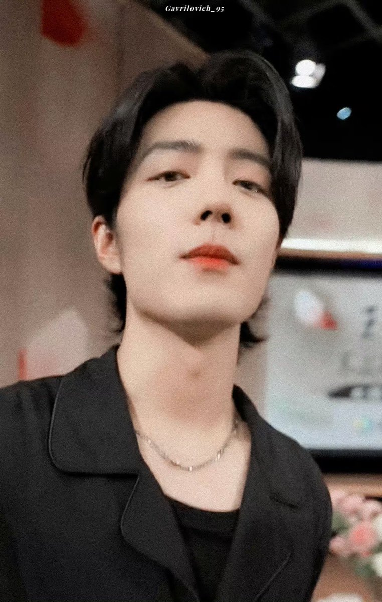 比可愛嗎？那你贏了呀♥︎. on Twitter: "xiao zhan you are so beautiful with long ...