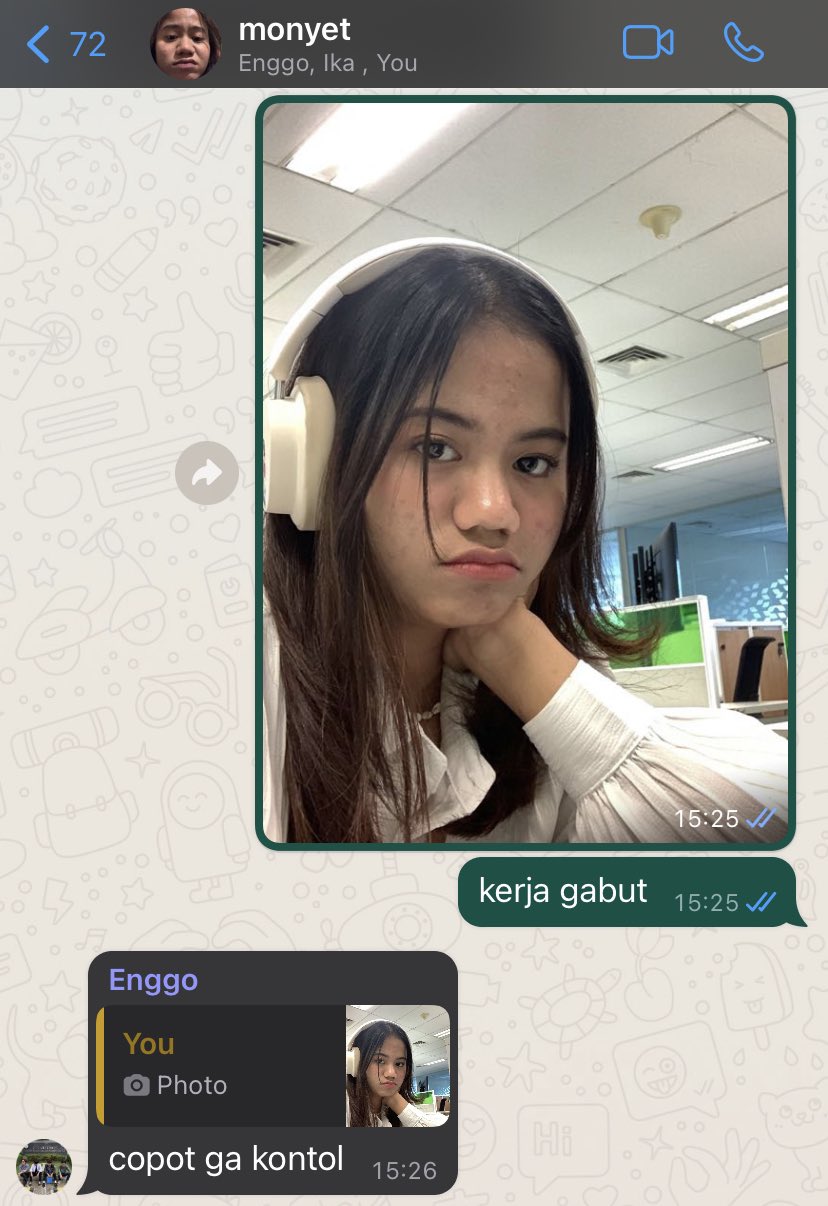 tasye on Twitter: "sebenci itu enggo klo gue pake headphone 😔 pdhl kmrn gue beli krn fomo sm org ...