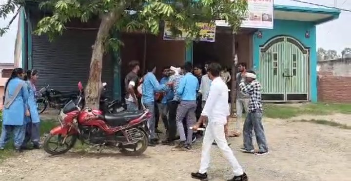 BIJNOR CRIME NEWS on Twitter: "छात्रों के दो गुट आपस में भिड़े। दोनों गुटों के बीच जमकर चले लात ...