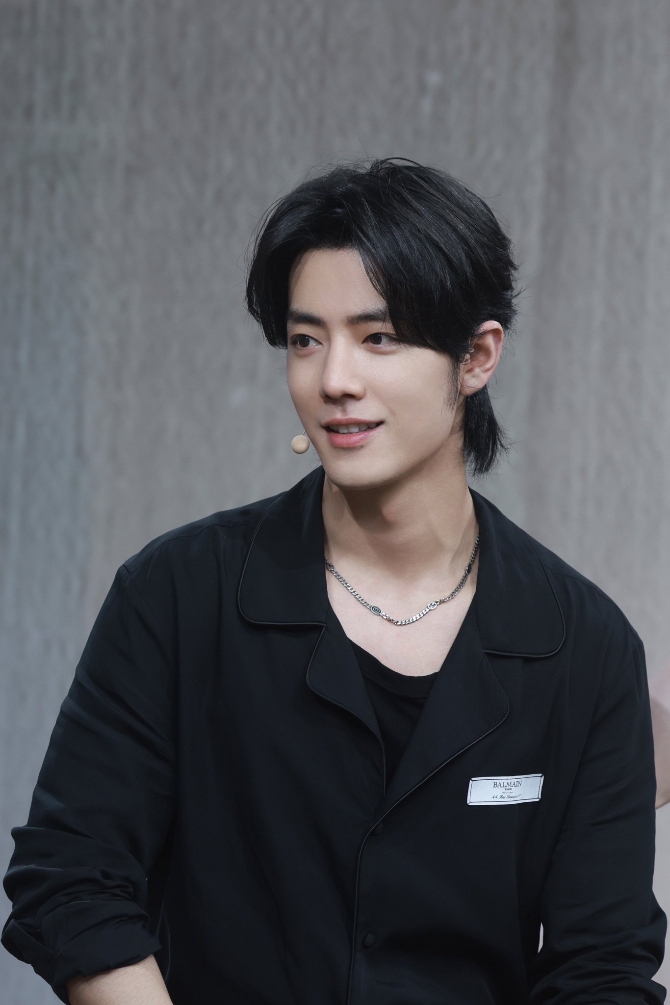 ฺ hana ฺ on Twitter: "230717 16:30 Xiao Zhan Studio Weibo Update (1/3) A charming gentleman ...