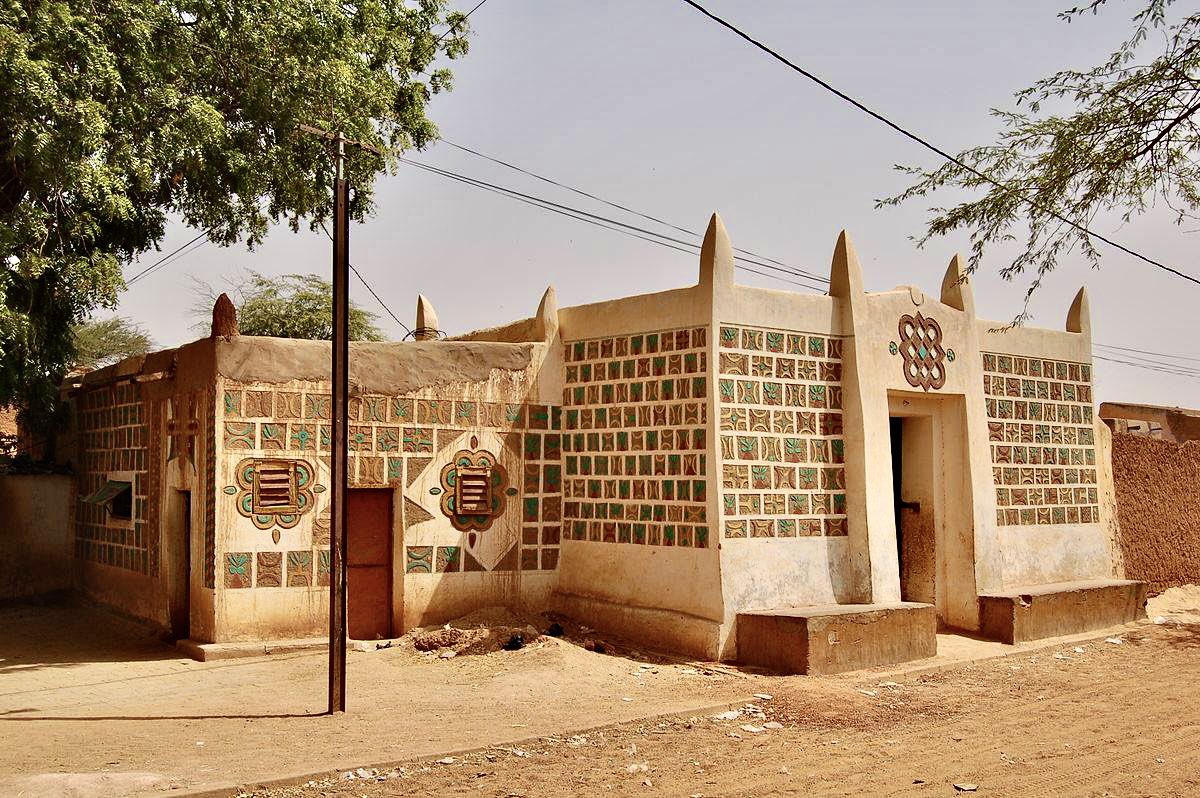 Hausa architecture from Northern Nigeria, is perhaps one of the least ...