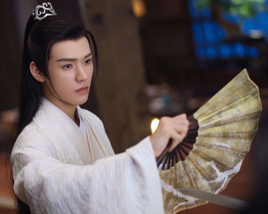 Joyful_JunJun on Twitter: "Who don’t know Simon Gong Jun is really good with fan-cy stance? Head ...