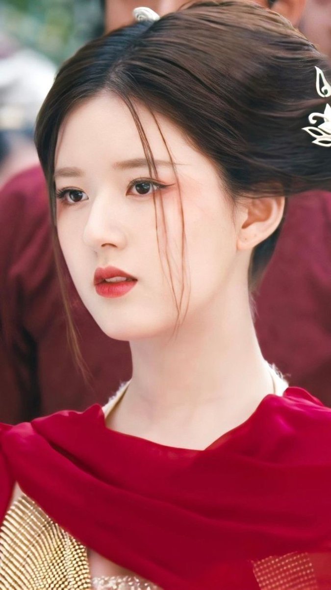 rbyjneeez on Twitter: "I really loved it when she's in red 😭 She's so undeniably stunning! Zhen ...