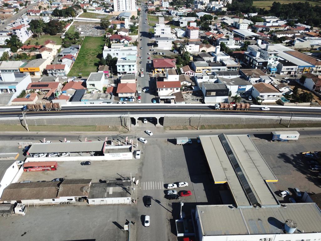 DNIT on Twitter: "A estrutura conta com pista para ambos os sentidos, acostamento e barreiras de ...