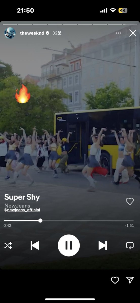 인스티즈(instiz) on Twitter: "[잡담] 미쳐따 위켄드가 뉴진스 인스스에 올림 .. https://instiz.net/name_enter/88548587…"