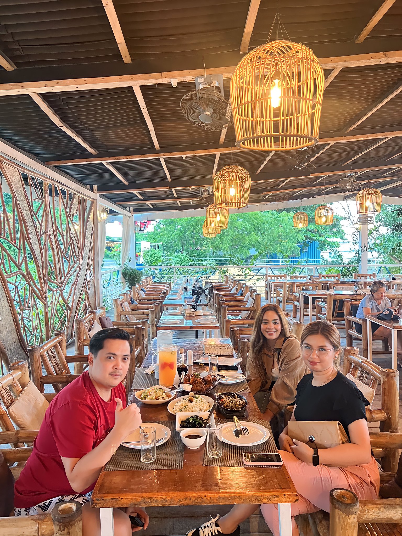 Miss D. on Twitter: "Great Food plus Great People 🔥 at Mr. Crab Seafood Resturant at Cebu City ...