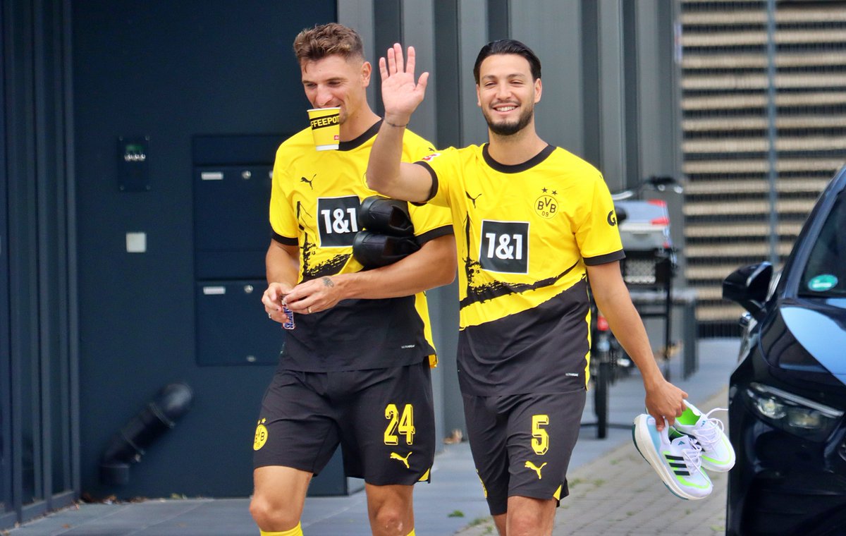Ruhr Nachrichten BVB on Twitter: "⚽️📸 Beim #BVB stehen #Brandt, #Bensebaini, #Kobel und Co ...