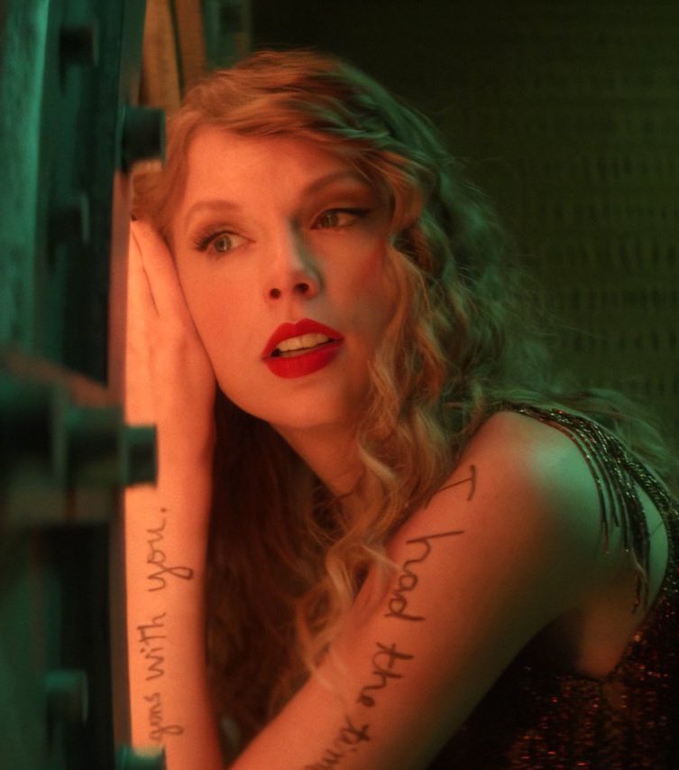 Taylor Swift Charts On Twitter Taylor Swift Officially Becomes The