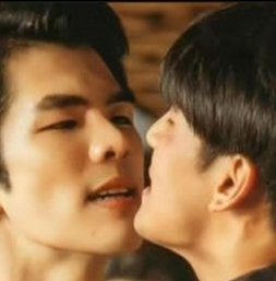 MileApo.Devotion on Twitter: "You have to look at Kinn's face closely. this is insanely hot 🔥 # ...