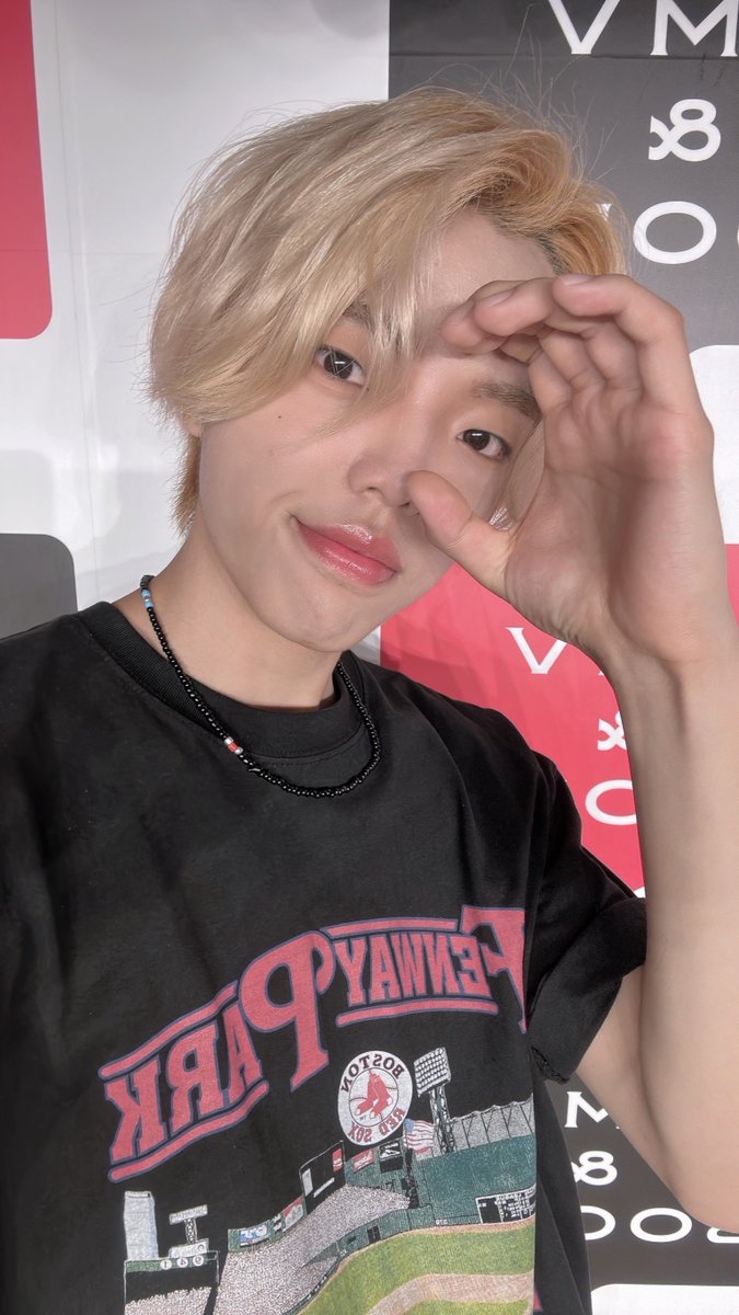 TOCpress【公式】 on Twitter: "CMDMからTOCpress読者のみなさんへ、セルカを頂きました🙌 #ジュンヒョン さん さん 初来日公演「CMDM LIVE in ...