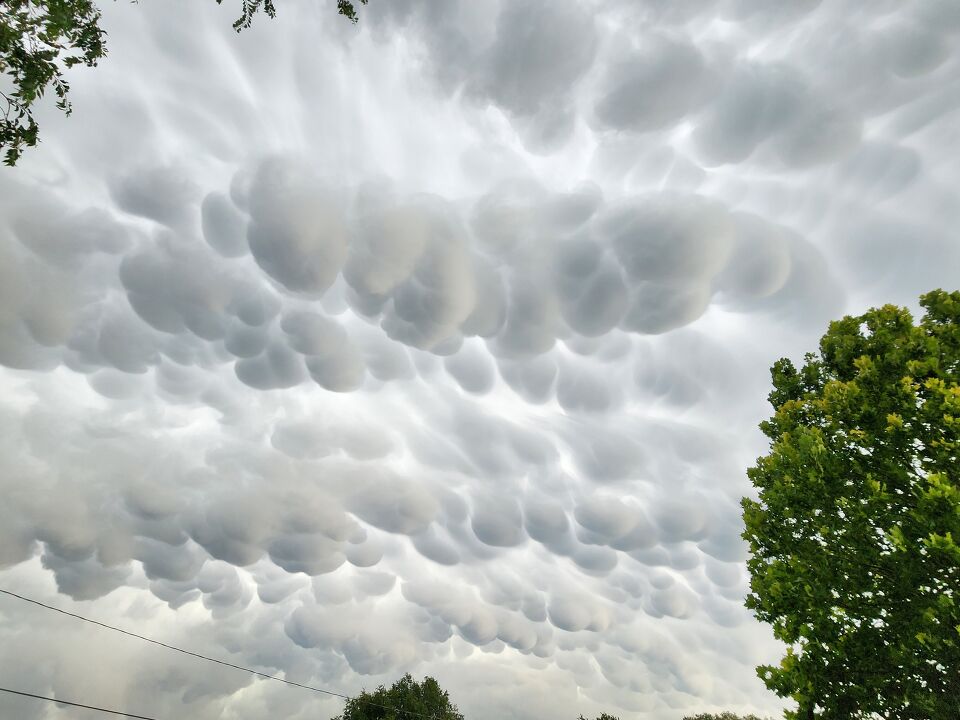 KWCH 12 News on Twitter: "STORM SHOTS: An active weather day to kick off the week presented ...
