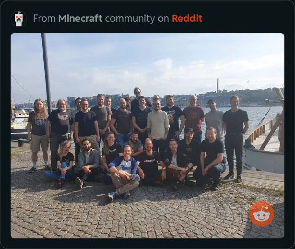 Renegade - BITRHDAY!!! 🎂🎈 on Twitter: "This is the entire Minecraft Dev team 💀 Microsoft PLEASE ...