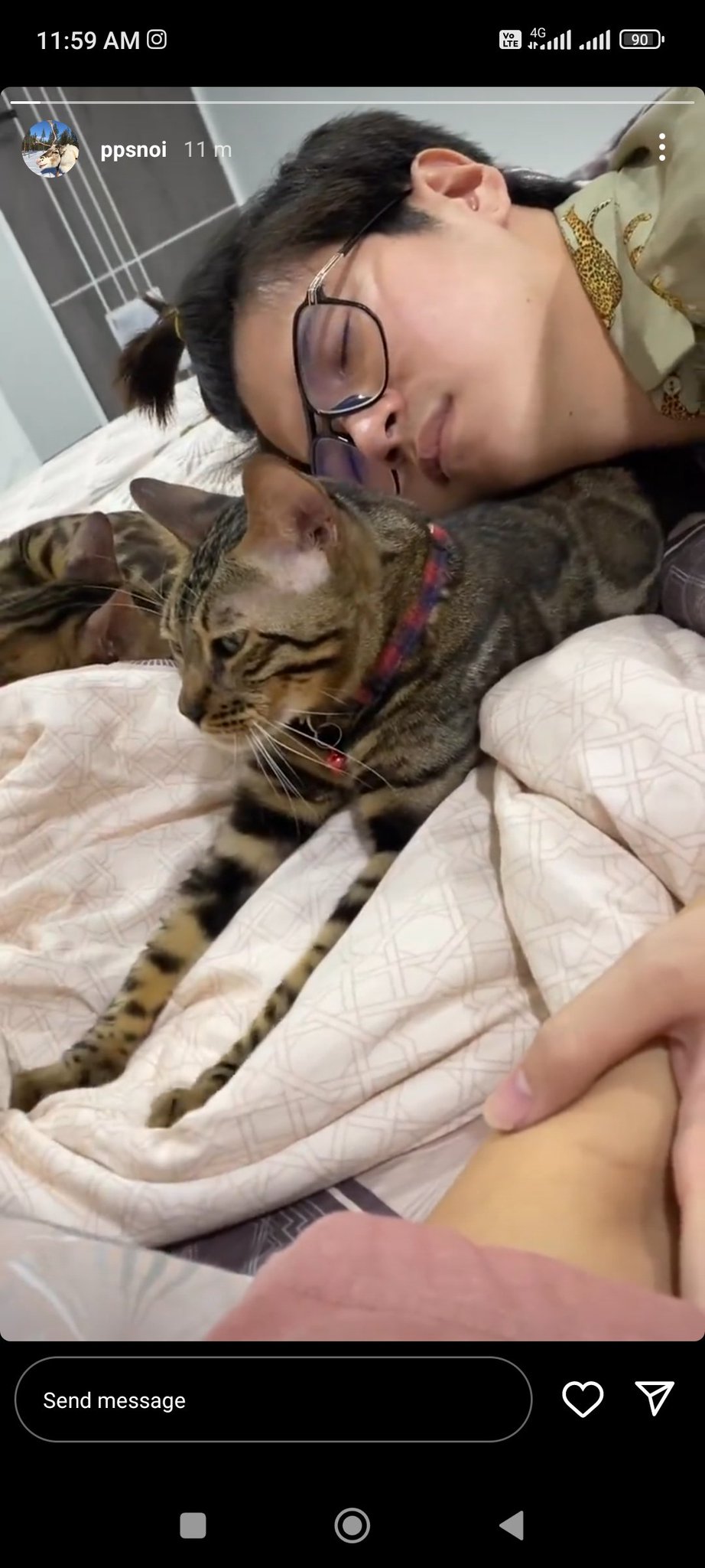 Light of happiness 🍋 on Twitter: "He always mom little son.. Holding mom's hand, put head on his ...