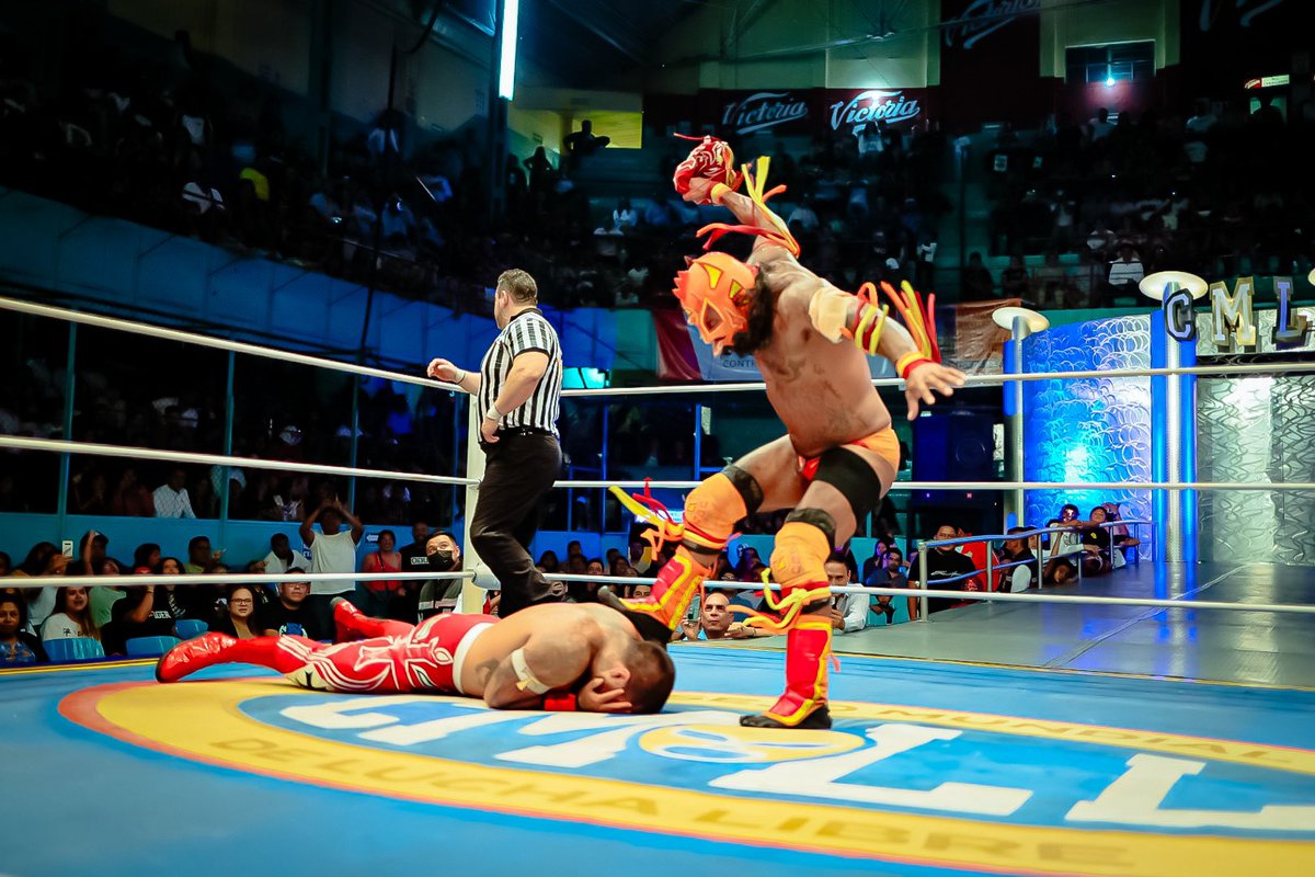 Lucha Libre CMLL on Twitter: "#LunesClásicoCMLL | Dragón Rojo Jr. no queda conforme y tras ...