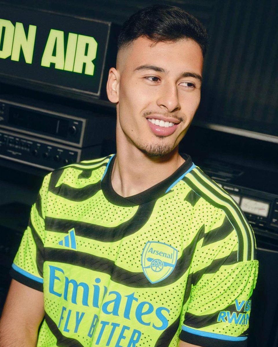 Tom Garratt on Twitter: "A very rare Arsenal stinker in the kit department. Horrid."