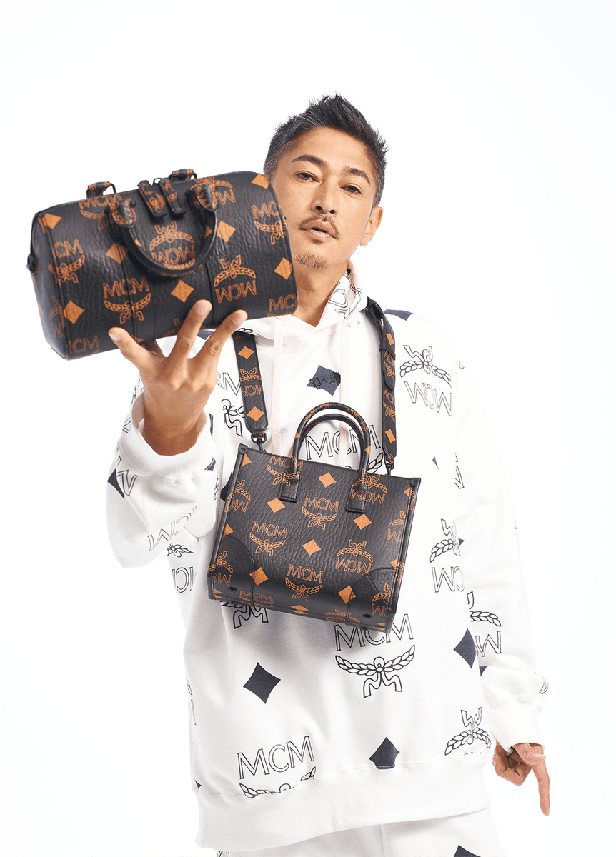 GINZA on Twitter: "〈エムシーエム〉の最新バッグを窪塚洋介がこなす！https://ginzamag.com/categories/promotion/404457… #pr"