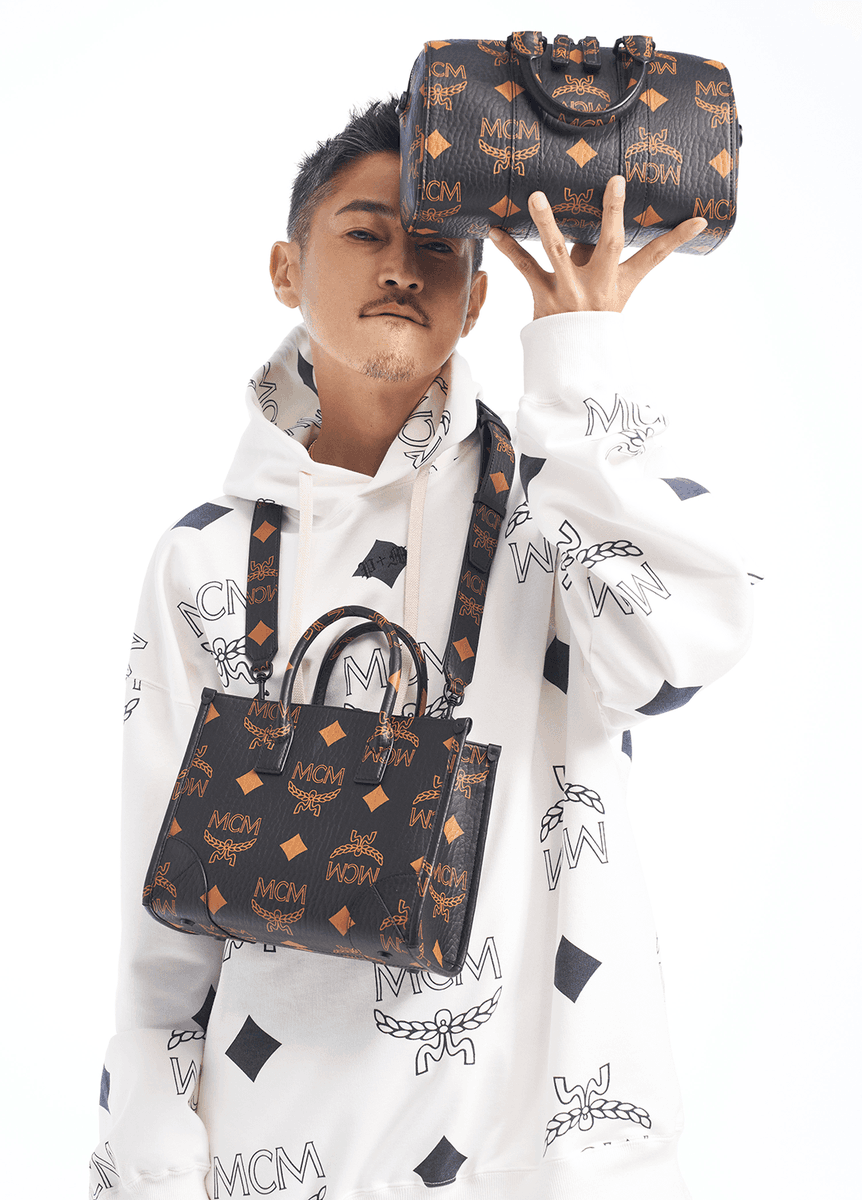 GINZA on Twitter: "〈エムシーエム〉の最新バッグを窪塚洋介がこなす！https://ginzamag.com/categories/promotion/404457… #pr"