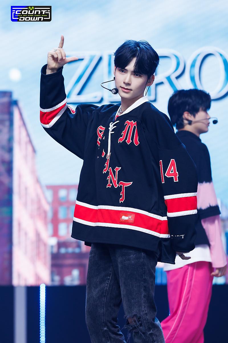 🥀 on Twitter: "[M Countdown] 230713 HOT DEBUT ZEROBASEONE - NEW KIDZ ON THE BLOCK #SUNGHANBIN ...