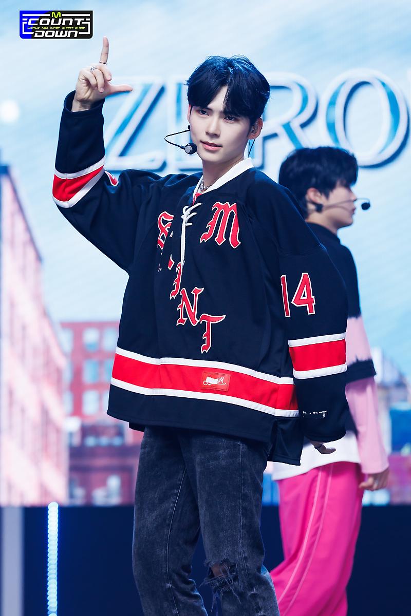 🥀 on Twitter: "[M Countdown] 230713 HOT DEBUT ZEROBASEONE - NEW KIDZ ON THE BLOCK #SUNGHANBIN ...