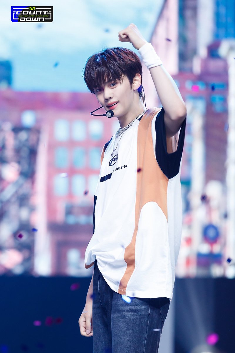 Eumppappa mẹ on Twitter: "Main visual không có nhưng"