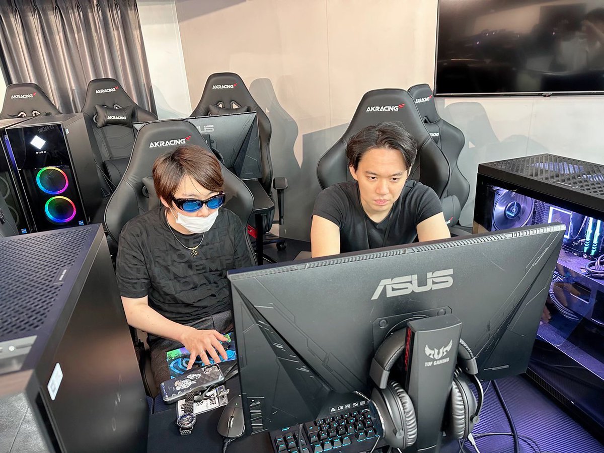 FAV gaming on Twitter: "本日は『eSports Studio AKIBA』をお借りしてFAV練習会でした 大阪から青いサングラスのGO1選手もご来場 えいた選手と2人 ...