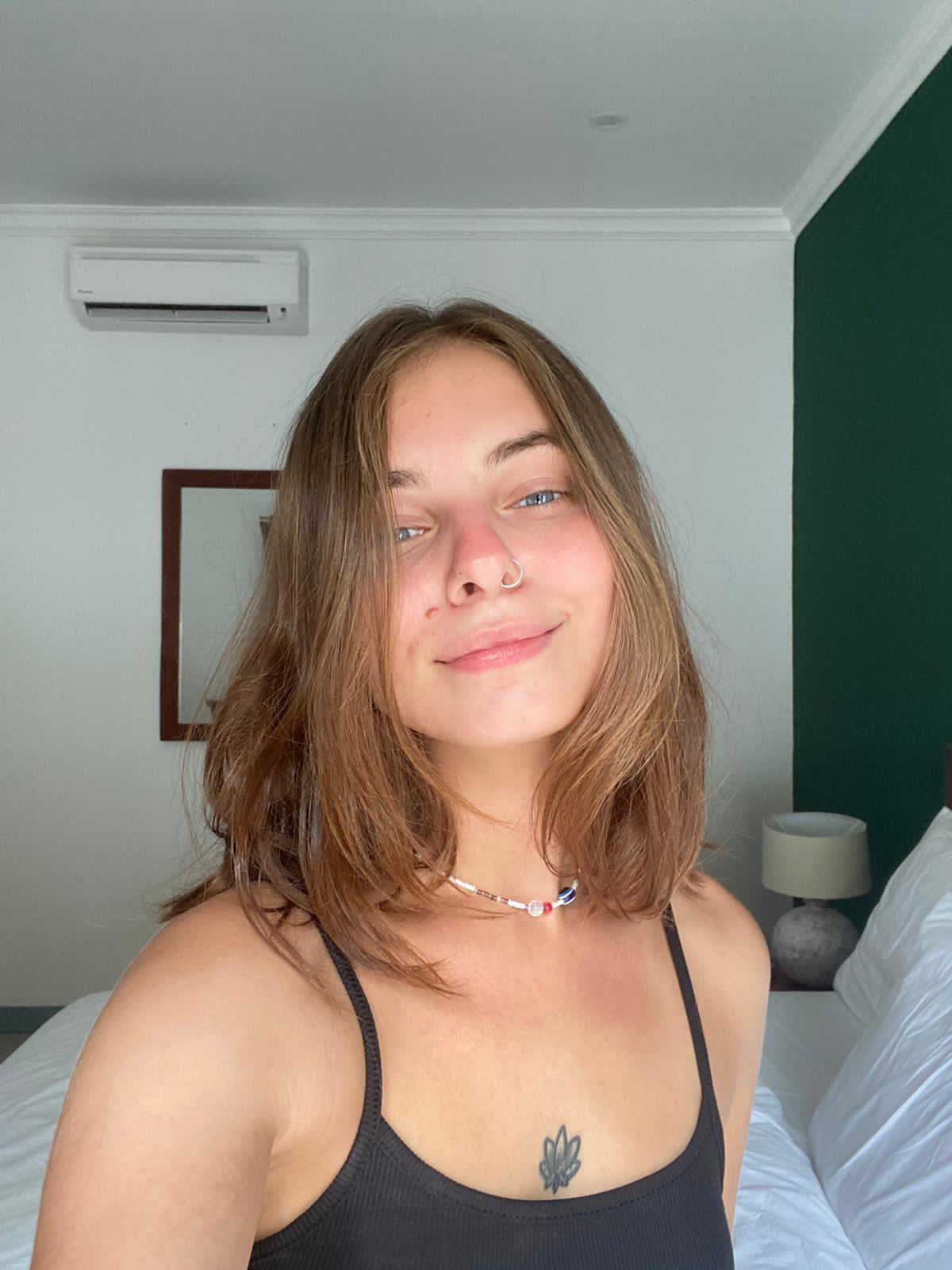 Ashley Cruz on Twitter: "We are alone at home! What would you do with me?😇 FREE TRIAL in my ...