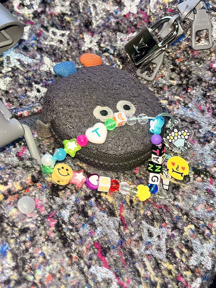 DVI gallery 🦋 'Second Chance' on Twitter: "RT @Shinadis: