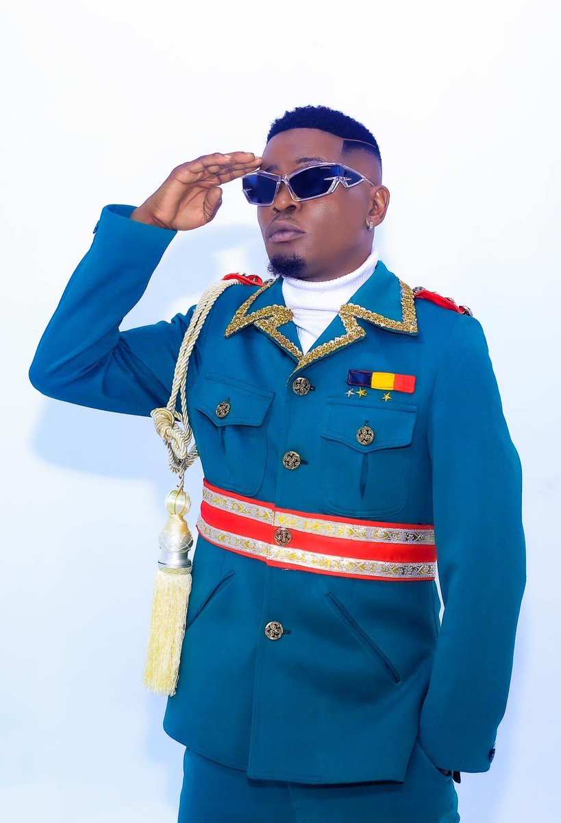 BigEyeUG on Twitter: "General Weasel looking smart🔥"