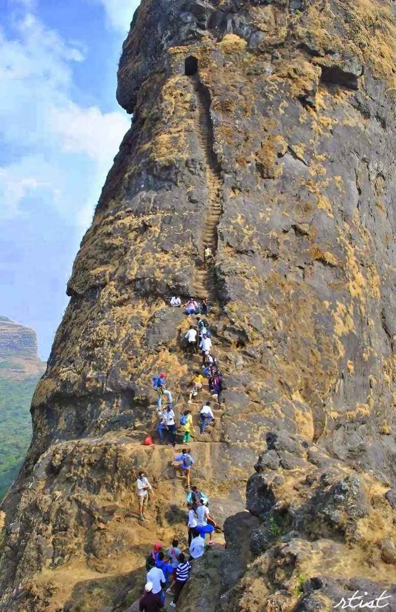 10 Dangerous Fort Treks in Maharashtra... 1. Harihar Fort Trek https ...
