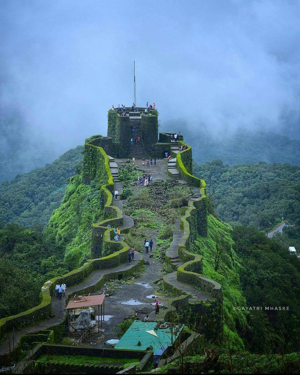 10 Dangerous Fort Treks in Maharashtra... 1. Harihar Fort Trek https ...