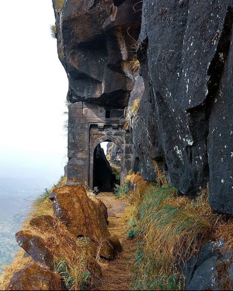 10 Dangerous Fort Treks in Maharashtra... 1. Harihar Fort Trek - Thread ...