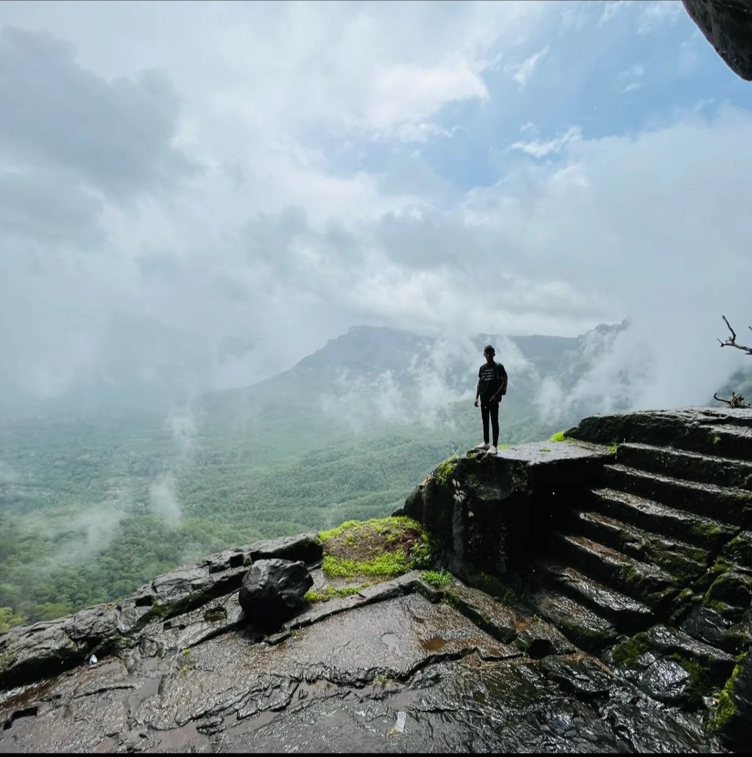 10 Dangerous Fort Treks in Maharashtra... 1. Harihar Fort Trek https ...
