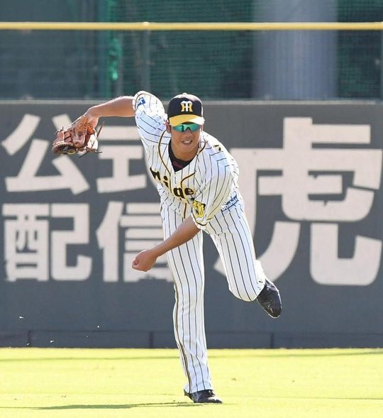 T On Twitter 『奇跡のバックホーム』と言うドラマで阪神の横田慎太郎さんを知った。 俺は岡本玲のドラマしか真剣に見る事が出来ないので話の内容までは覚えていないけど、感慨深いものが