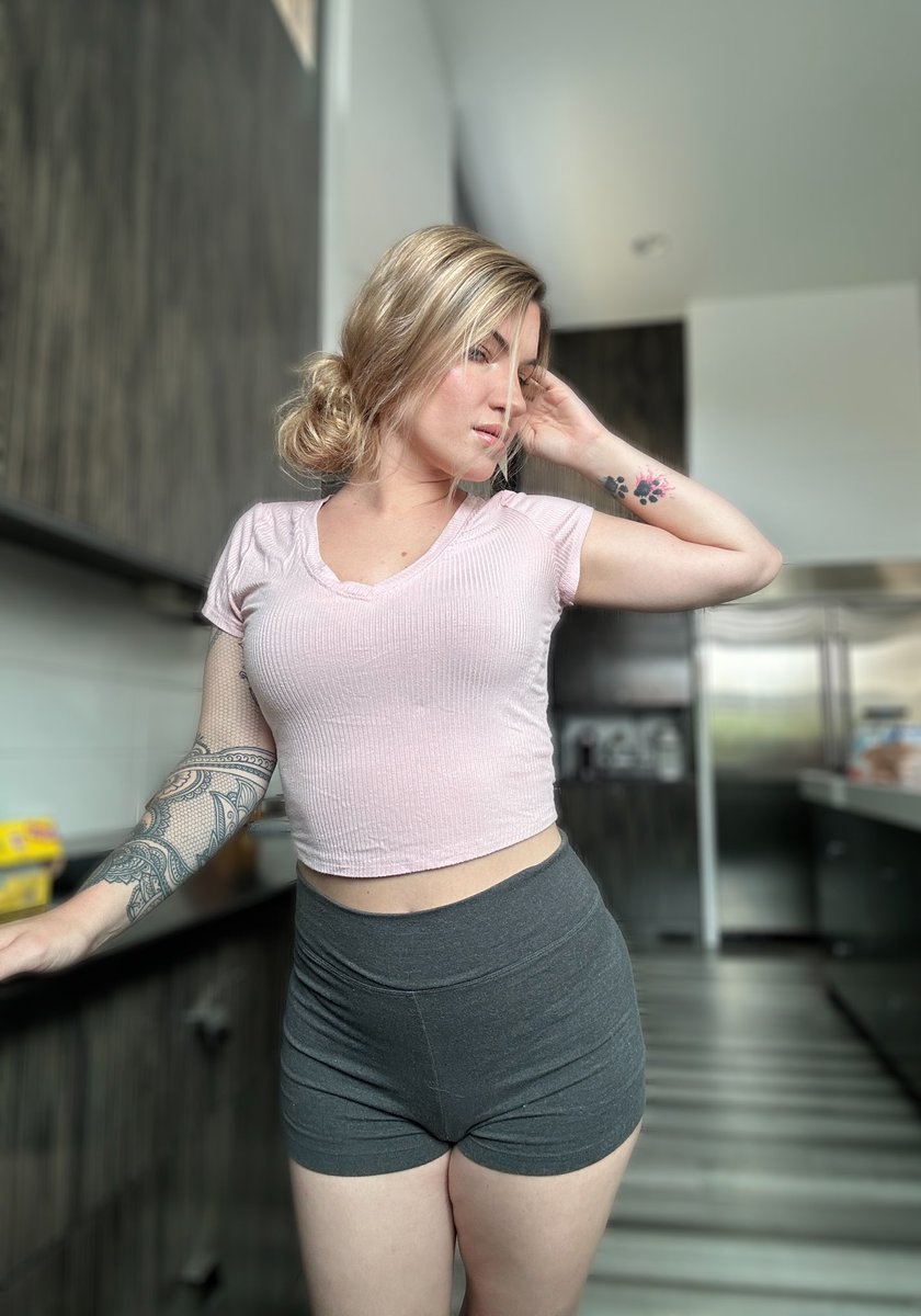 Sparkling Sprite on Twitter: "Going live 🔴 come see me! 👀 I’m on FB, Kick and YouTube."