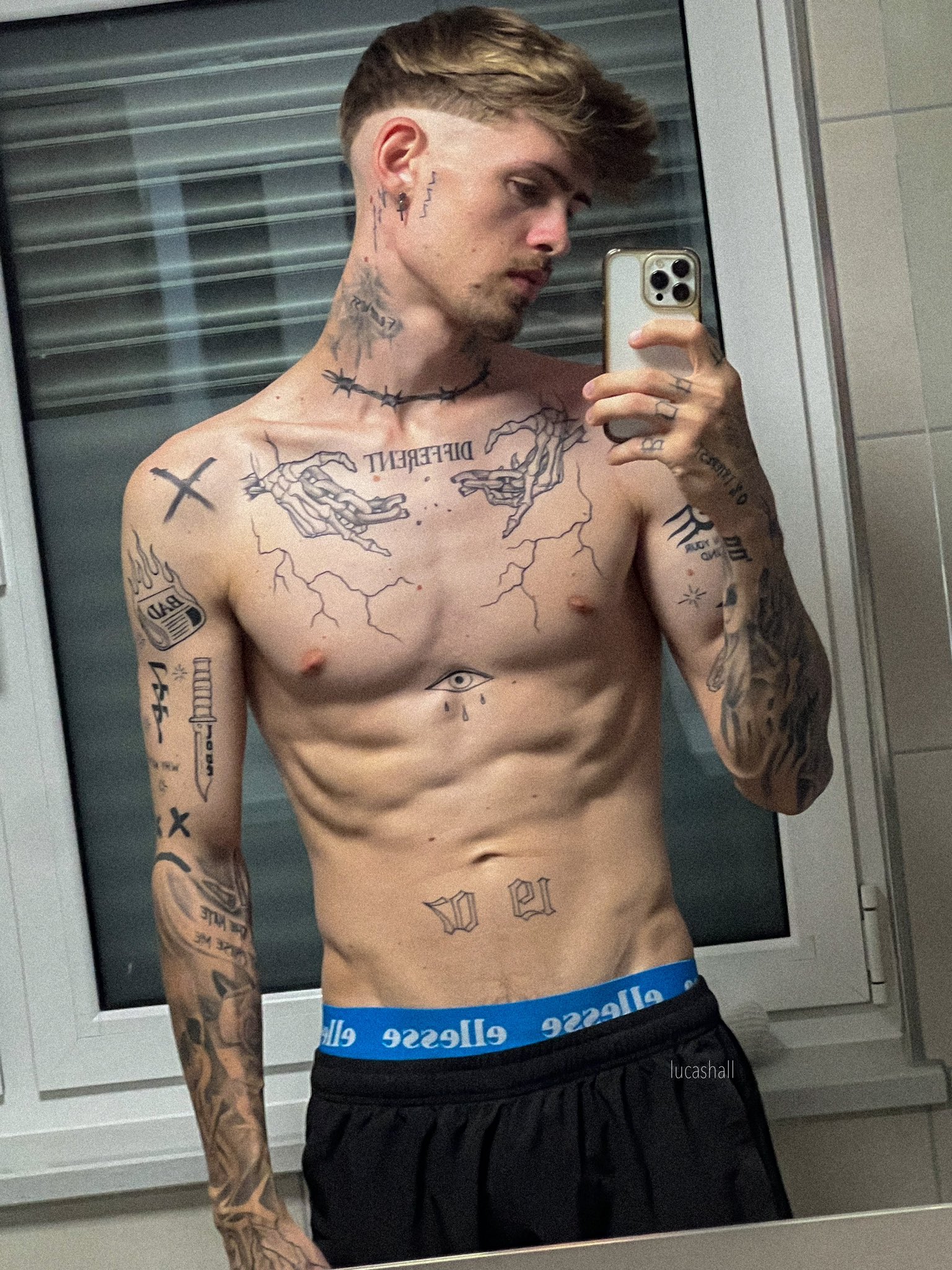 Lucas Hall 💧 On Twitter Which Pic Do U Like More 😇 👇🏼now It‘s Ur Turn In The Comments😛