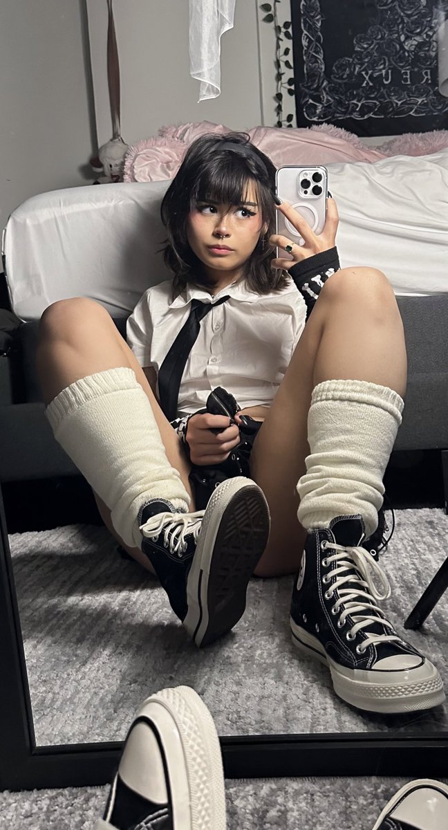 Kiyana 🏳️‍⚧️ on Twitter: "Can I send u dck pics in DM’s 🥺"