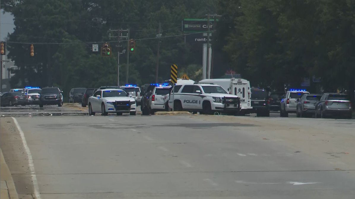 WIS News 10 on Twitter: "A Columbia police officer hurt and a suspect was taken into custody ...