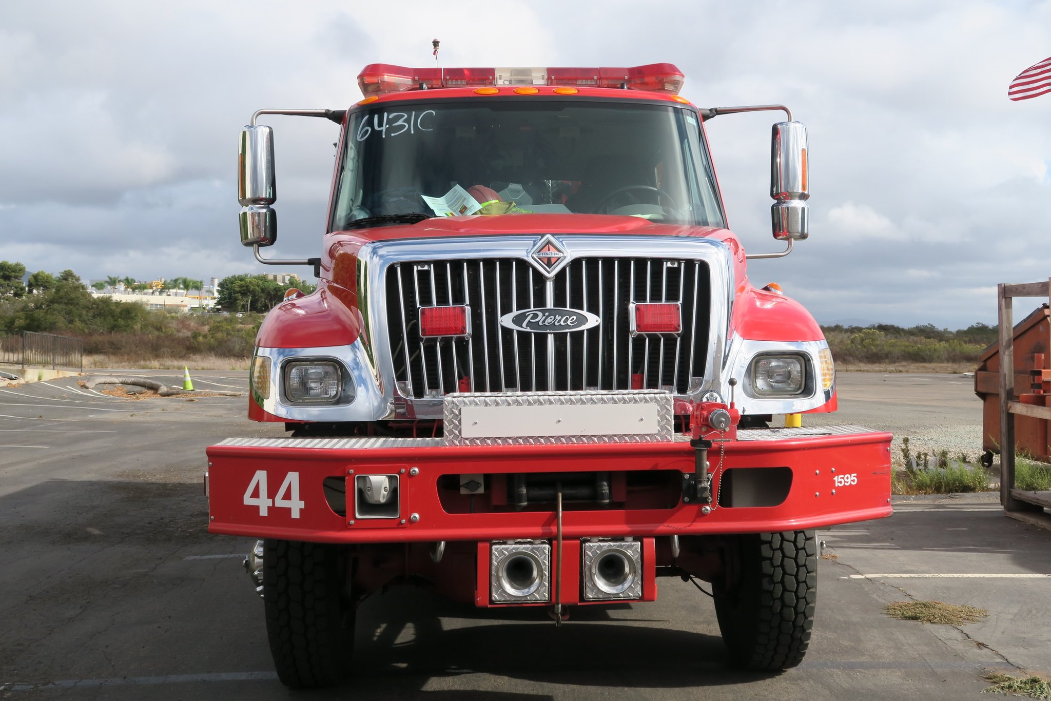 SDFD on Twitter: "SDFD crews at a 1 acre brush fire near Clmt Mesa & Interstate 15. Please use ...