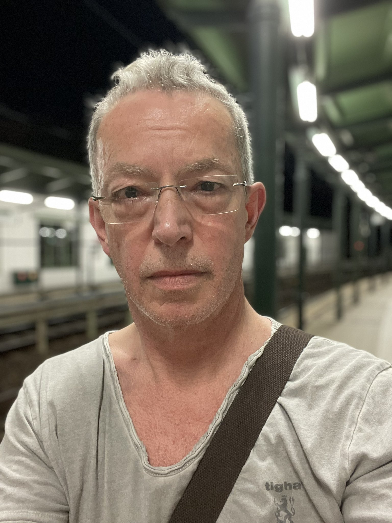 Daniel Landau on Twitter: "Station U6 Gumpendorferstraße. Passierte mir so schon sehr lange ...